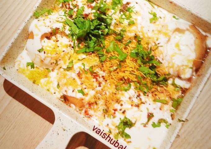 Bhalla Papdi Chaat Recipe by Vaishali Suhas - Cookpad