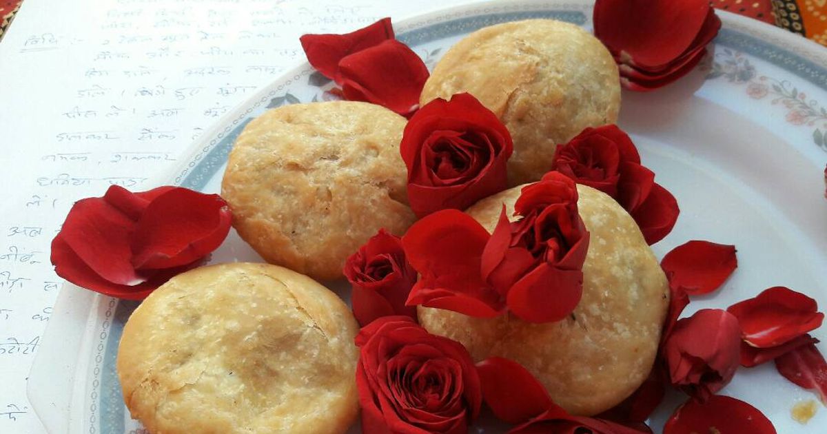 Special Mawa Sweet Kachori Recipe by Anjna Sharma - Cookpad