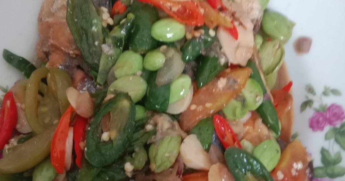 Resep Oseng peda Cabai ijo dan pete oleh Ma Sitoh - Cookpad