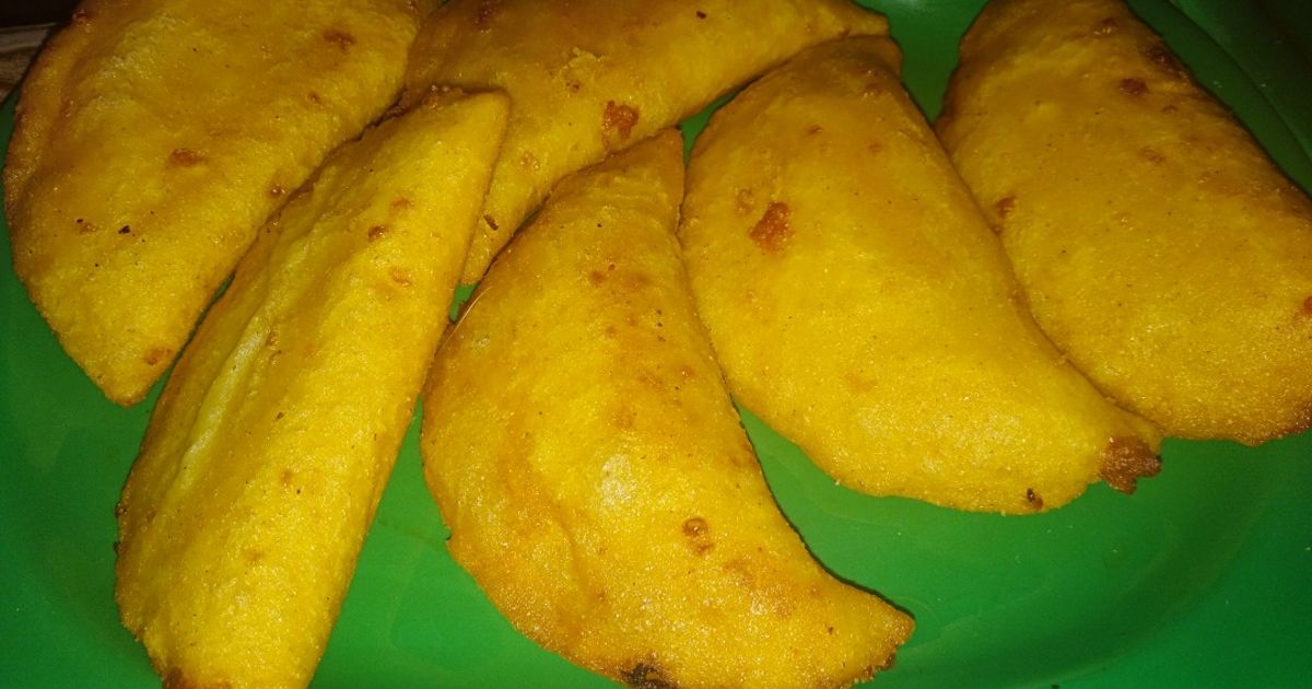 Empanadas Rellenas Con Queso Y Salchicha Ranchera Receta de Julianis ...