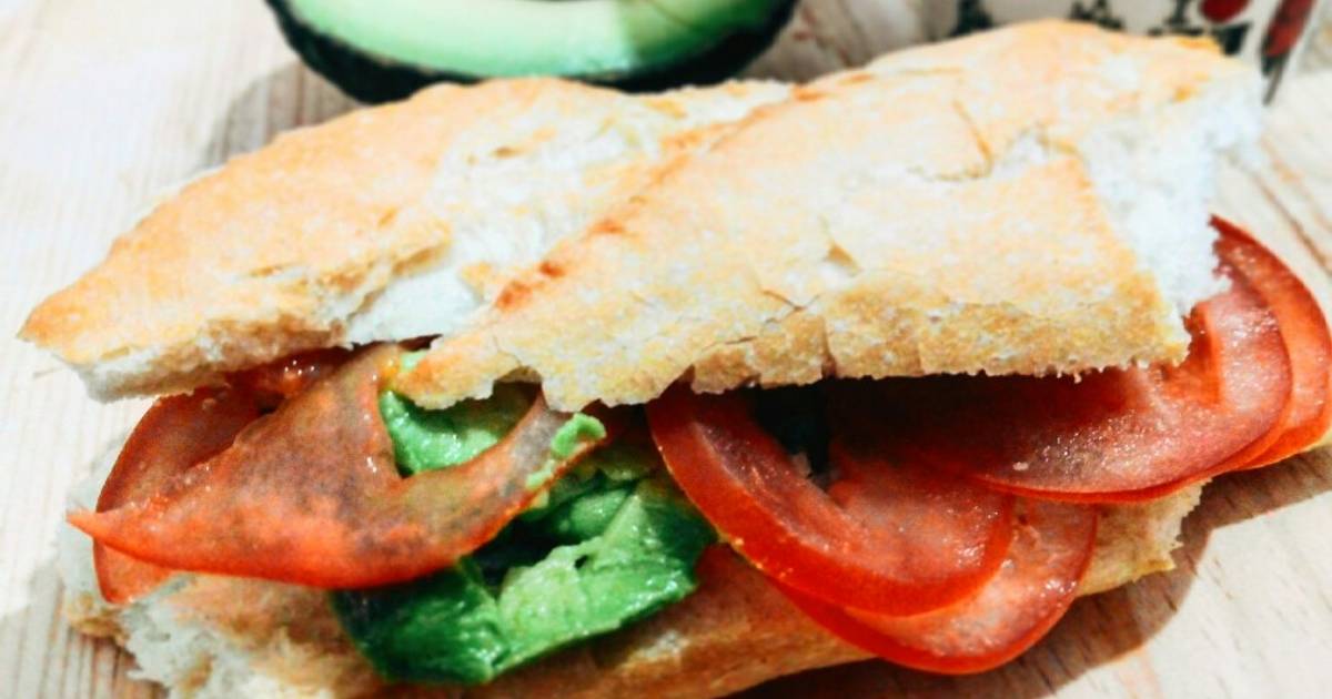Pan con palta y tomate Receta de Shirley - Cookpad