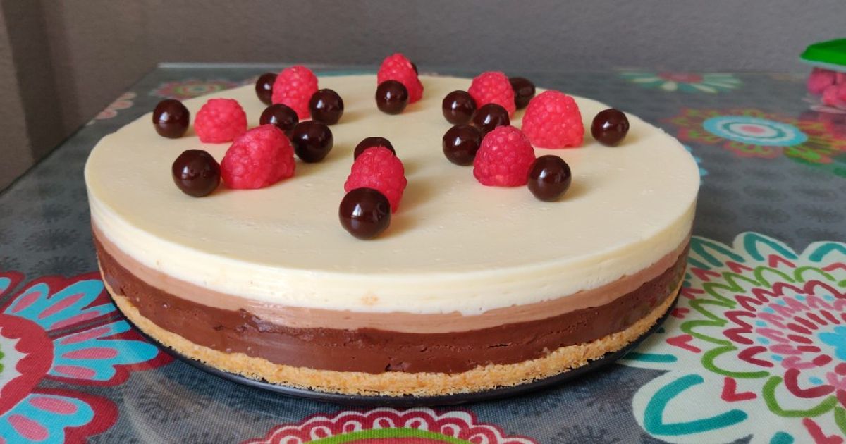 Tarta De 3 Chocolates Con Base De Galleta Receta de Noa Ortiz Noguera ...