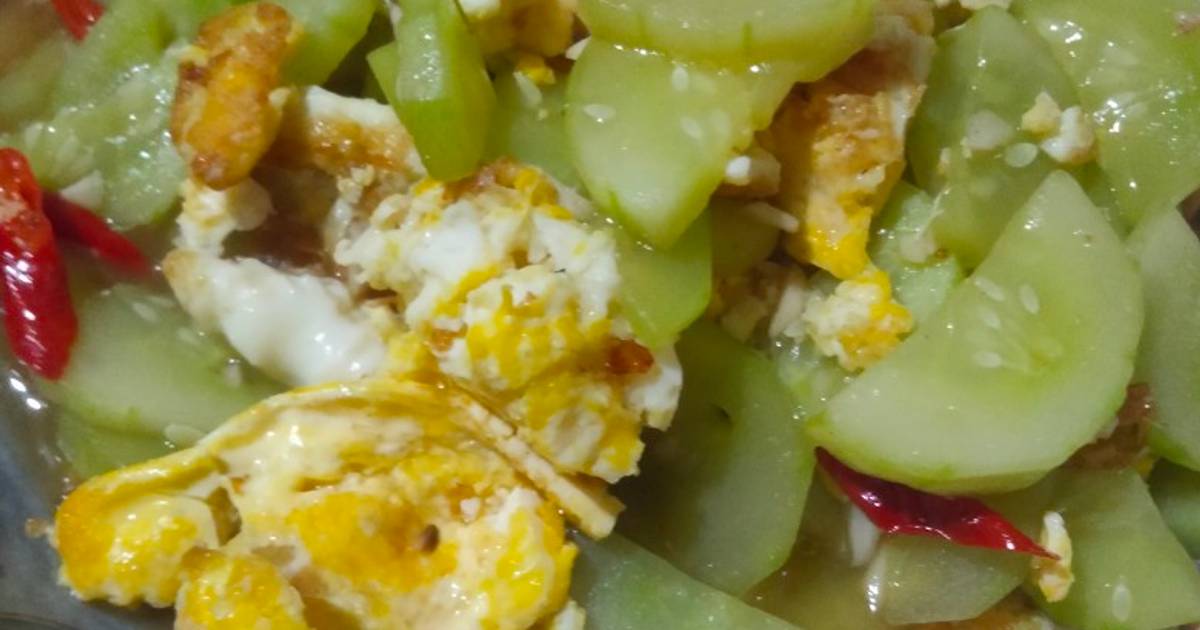 Resep Tumis timun telur oleh mamagie - Cookpad