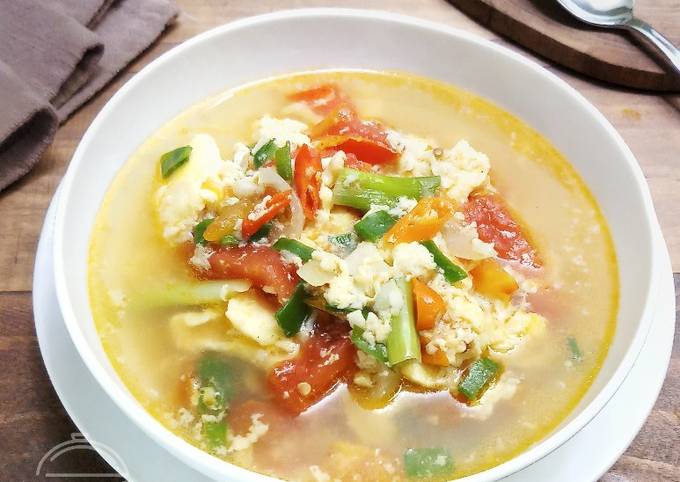 Resep Sup TELUR TOMAT oleh dapurVY - Cookpad