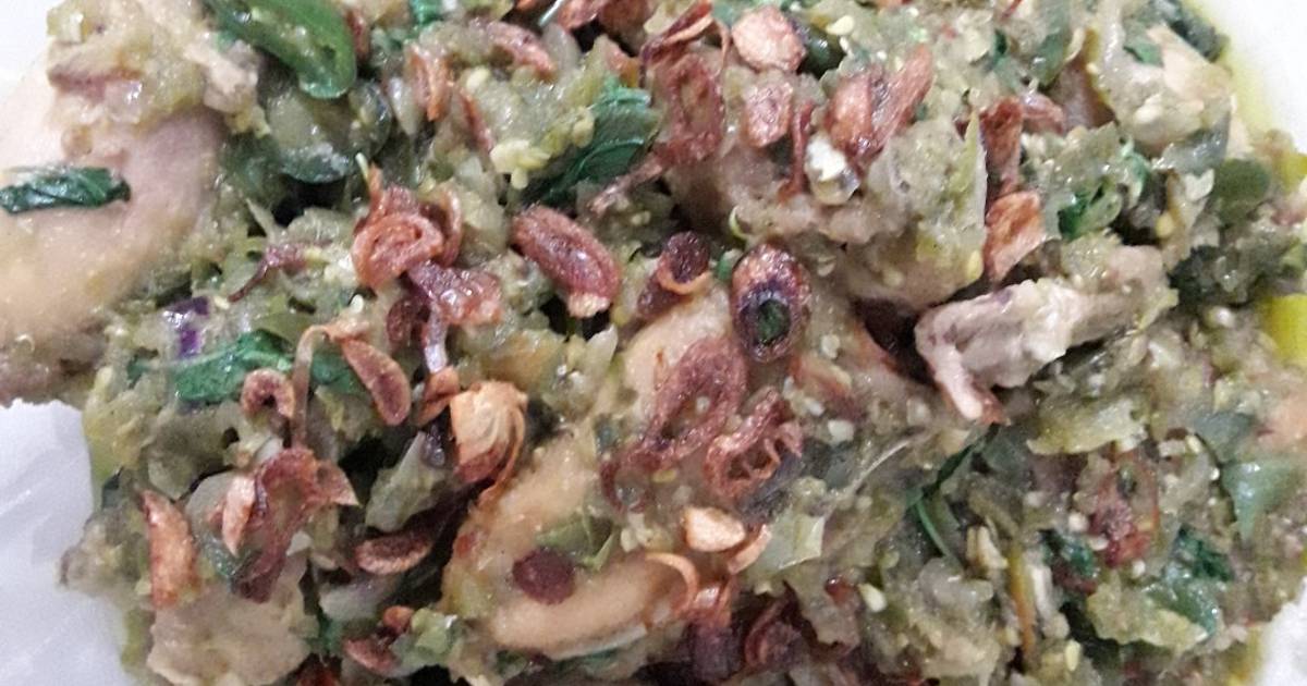 Resep Ayam rica rica cabe hijau daun kemangi oleh Azzam Aboodi - Cookpad