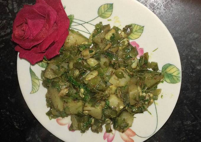 Sam aloo ki sabji Recipe by Usha Varshney - Cookpad