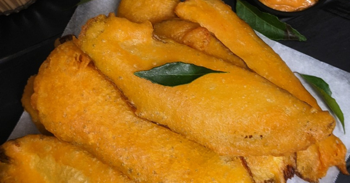 Vazhakkai (Raw Banana) Bajji / Plantain Fritters Recipe by Saraniyaa ...