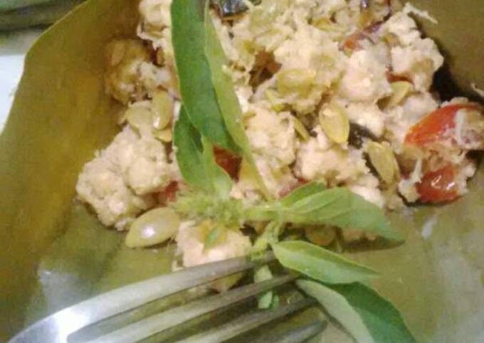 Resep Botok Tempe Tahu campur Kemangi oleh Ira Ruemalin - Cookpad