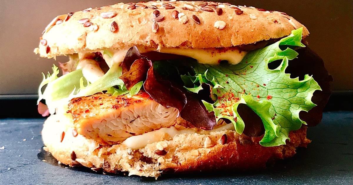 Cách Làm Món Burger Nguyên Cám Kẹp Gà Tây Gia Vị Ý của Dory - Cookpad