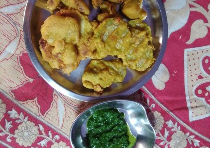Aloo ke pakode Recipe by Sapna Pal - Cookpad