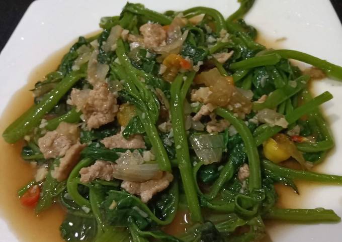 Resep Tumis sayur baby kailan oleh Hikmah Ummu Adelia Zahwa - Cookpad