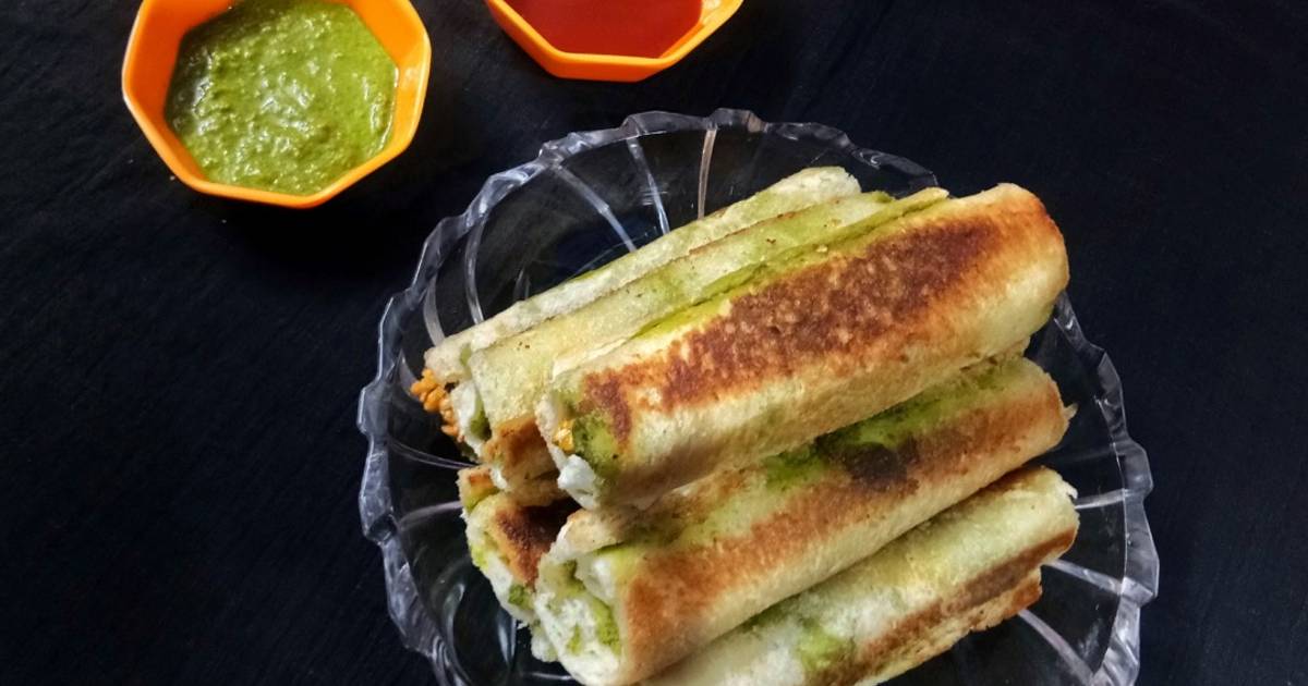 Bread paneer rolls Recipe by Zalak Desai - Cookpad
