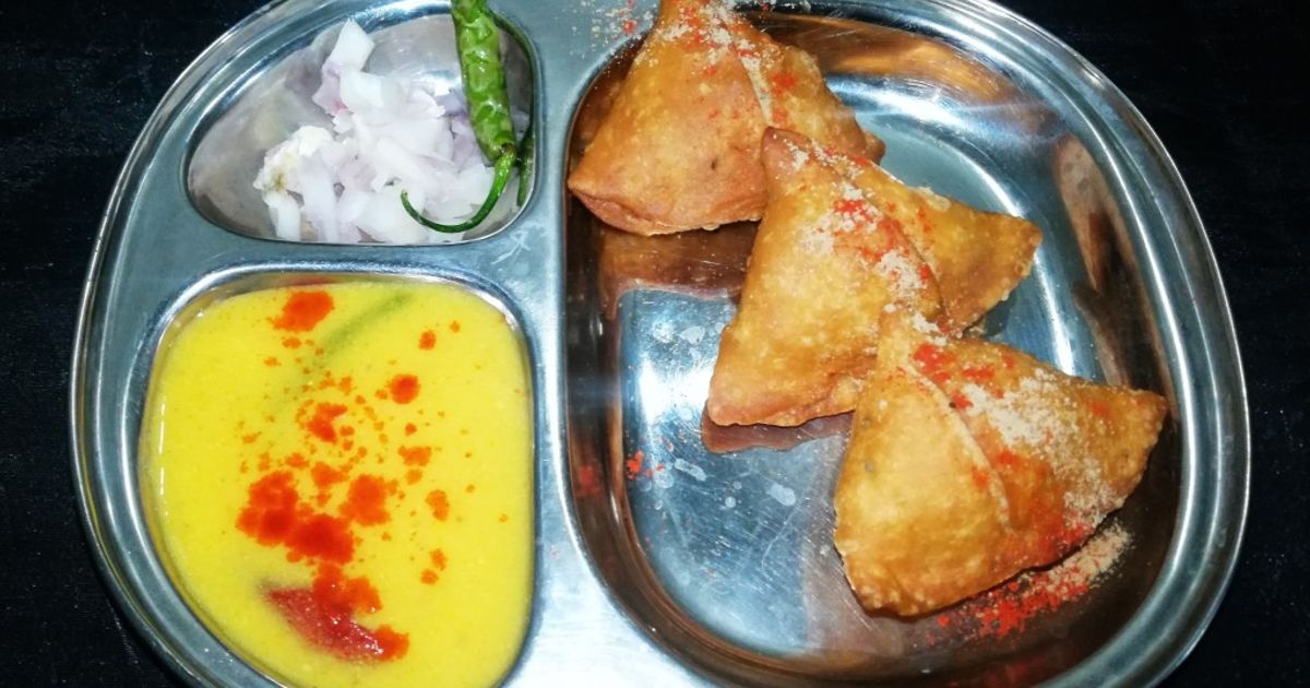 Samosa Kadhi Recipe by Puja Prabhat Jha