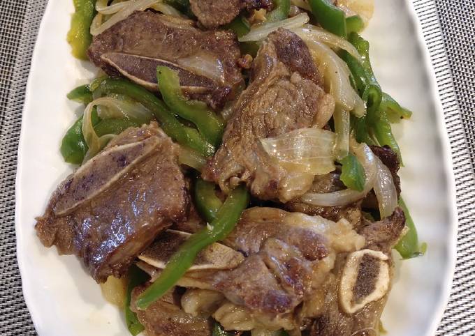 Beef Ribs with Capsicum Recipe by Emie - Cookpad