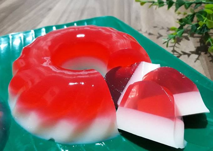 Resep PUDING MERAH PUTIH 🍓🥛 oleh Bulbul Kitchen 🍅 - Cookpad