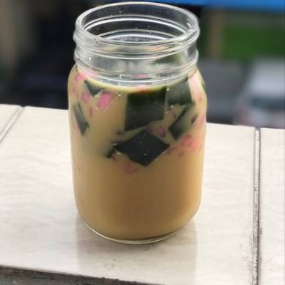 Resep Es Daluman (Cincau Hijau) oleh Clara Sarchan Indrawan - Cookpad