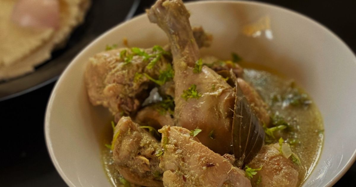 Malvani Chicken Hirva Masala Recipe by Madhumita Bishnu - Cookpad