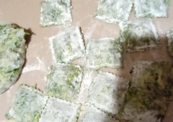 Ravioles de Espinaca rellenos de jamón y queso Receta de lucila- Cookpad