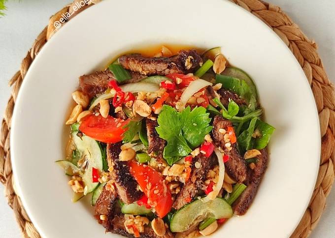 Resep Thai Beef Salad oleh Ellaelloet - Cookpad