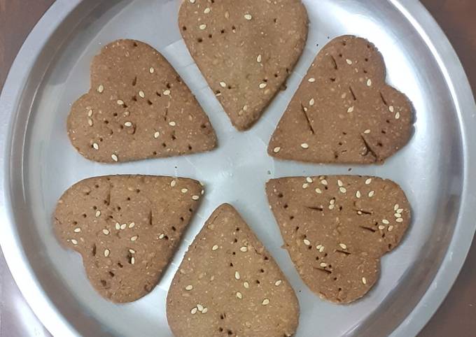 Pearl millet (Bajra) and jaggery (Gud) mathri Recipe by Sakshi ...
