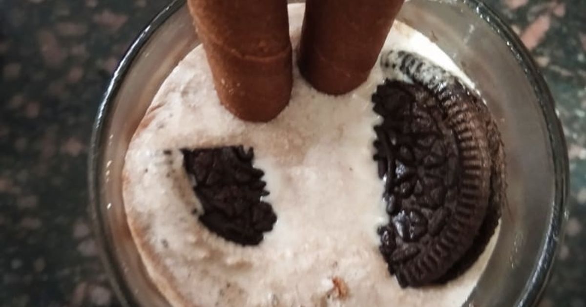 Oreo Milkshake Without Ice Cream Recipe by Dipti Garg - Cookpad