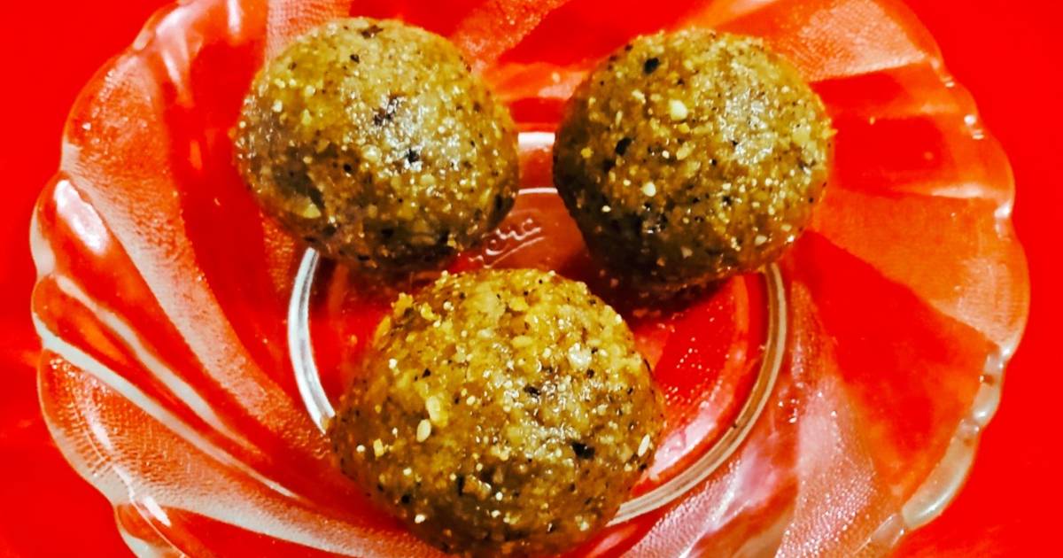 शिळ्या पोळीचा शाही लाडू (shilya poliche shahi ladoo recipe in marathi ...