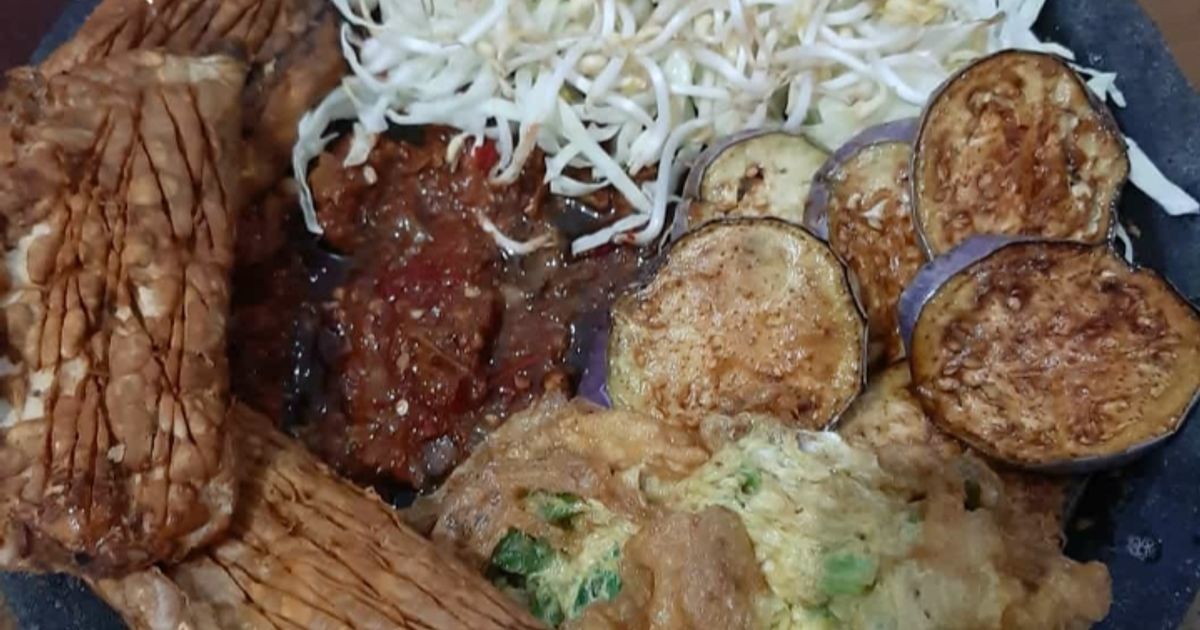 Resep lauk sederhana telor sambal rumahan enak dan mudah - Cookpad
