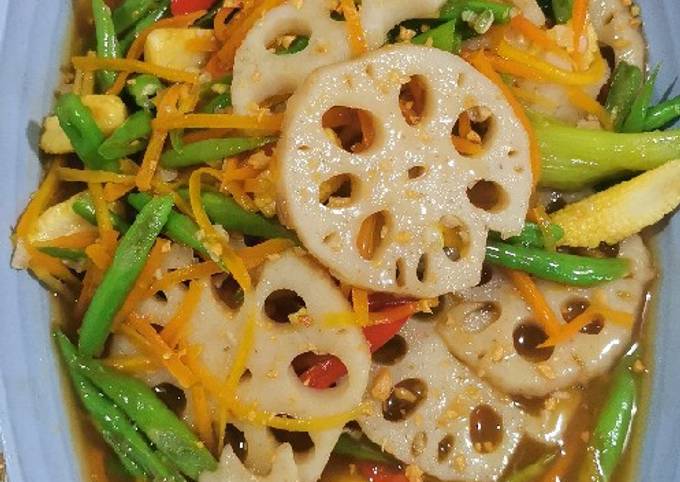 Resep Stir fry Lotus Root / Tumis Akar Teratai oleh Lily 翁丽花 - Cookpad
