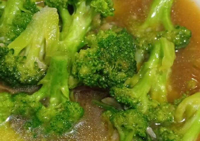Resep Brokoli Saus Tiram oleh Devi Mariana - Cookpad