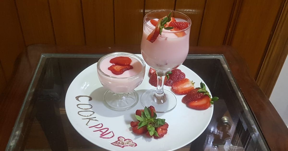 Strawberry Custard Recipe by Humaira Saleem - Cookpad