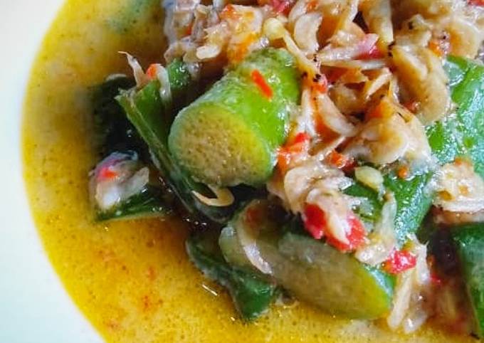 Resep Sayur Lompong/Batang talas oleh Yulia Wahyudi - Cookpad