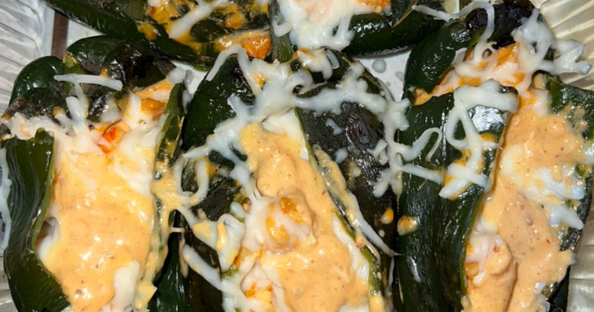 Chiles Rellenos De Camarón En Crema De Chipotle 🍤 Receta de Marlen ...