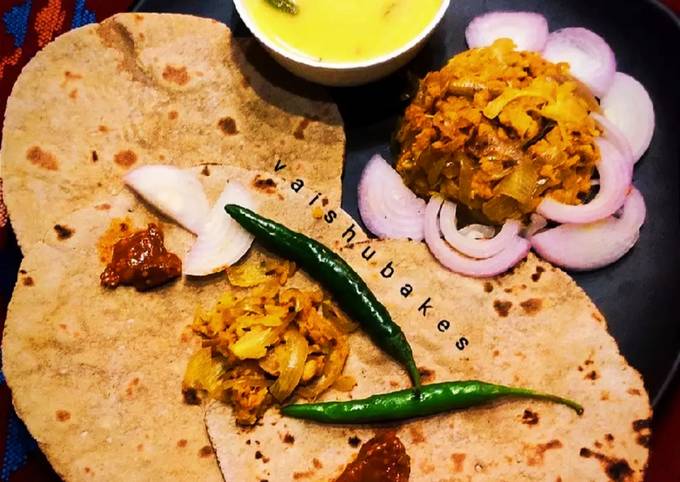 Zunka Bhakar (Maharashtrian meal) Recipe by Vaishali Suhas - Cookpad