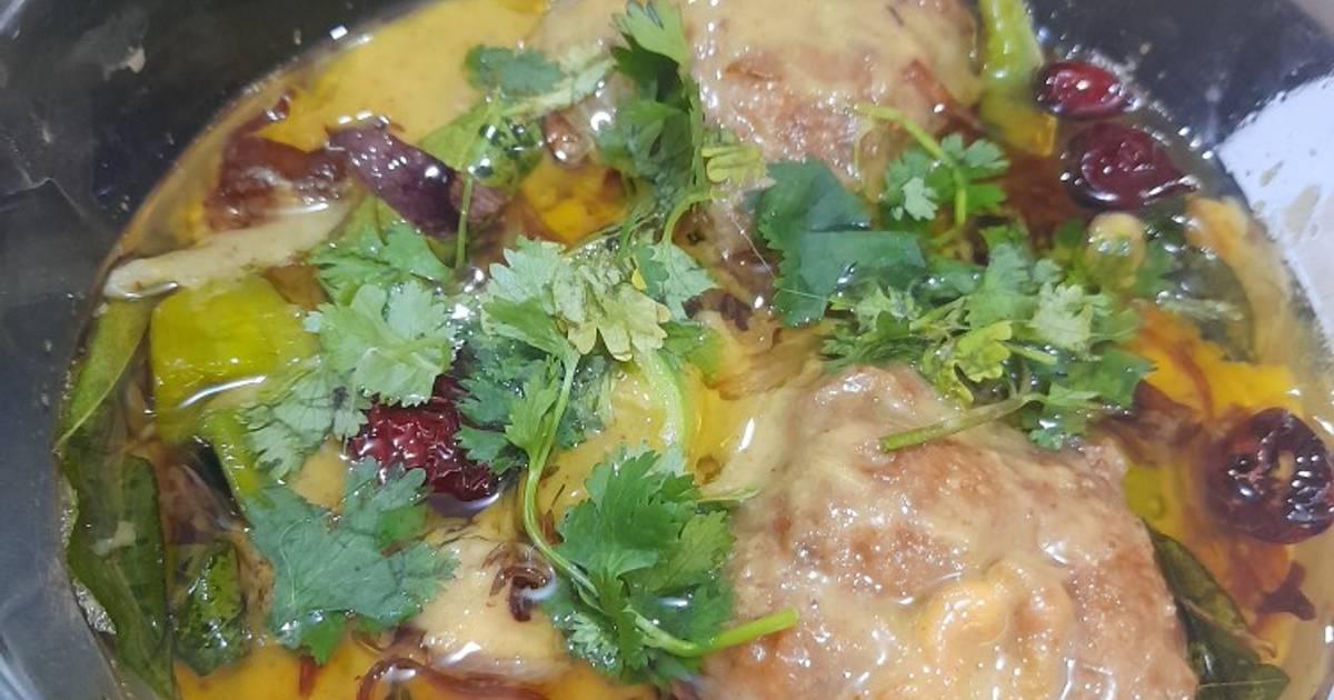 Karhi pakora with curry leaves Recipe by Tehmina Hashmi - Cookpad