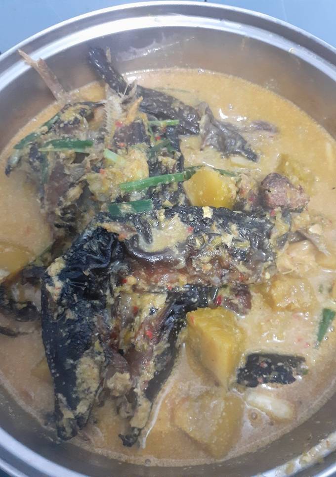 Resep Gulai Ikan Sale Labu kuning oleh Kristina Barus - Cookpad