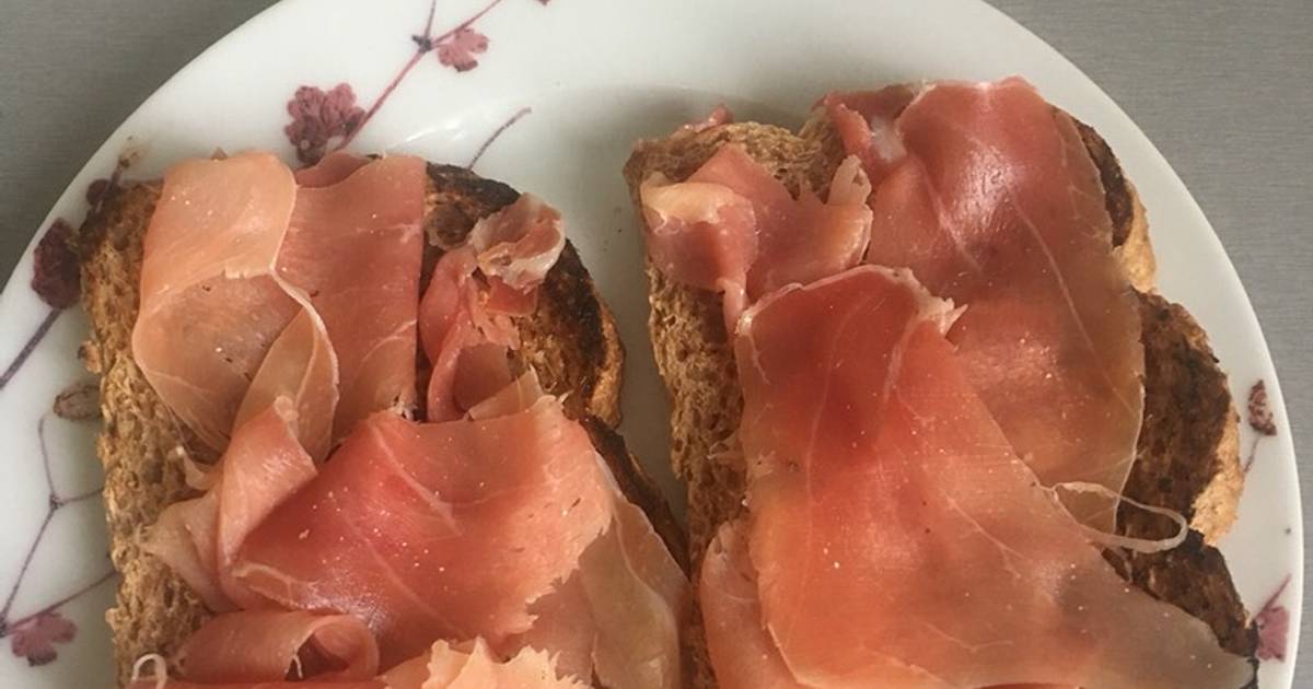 Tostadas con jamón Receta de Laura Martín- Cookpad