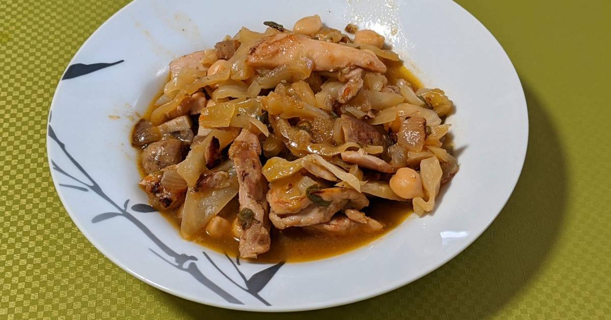 Pollo con repollo, champiñones y garbanzos Receta de Jesús Ruiz- Cookpad