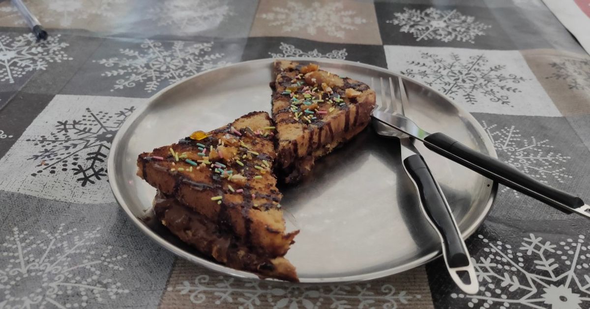 Chocolate Butterscotch Toast Recipe by Adwit Agarwal - Cookpad