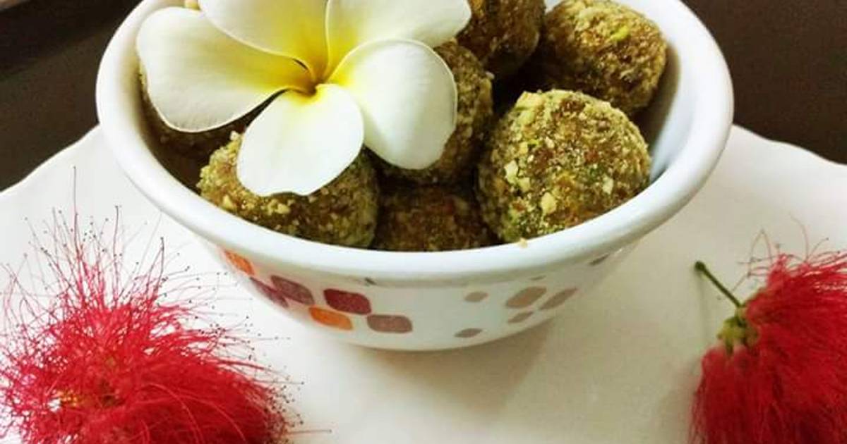 Dry fruits laddu Recipe by Sadhana Ki Rasoi - Cookpad