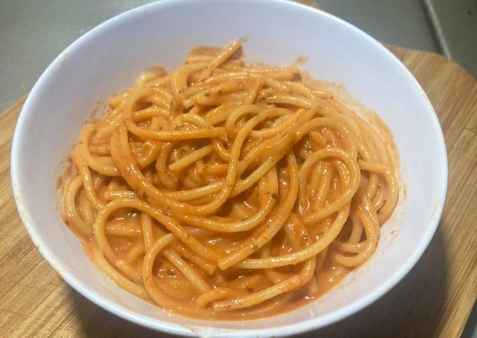 Pasta cremosa con salsa de tomates 🍅 y champiñones 🍄 muy rica y súper ...