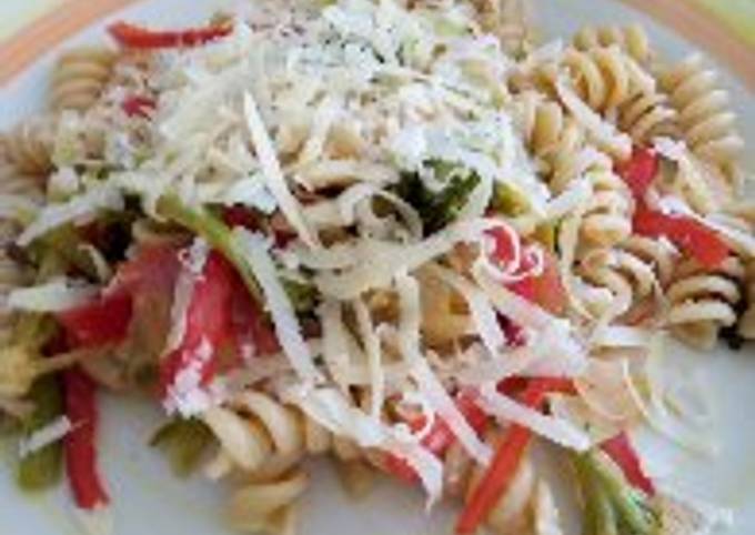 Fideos con brócoli Receta de Marilina Kuratich- Cookpad