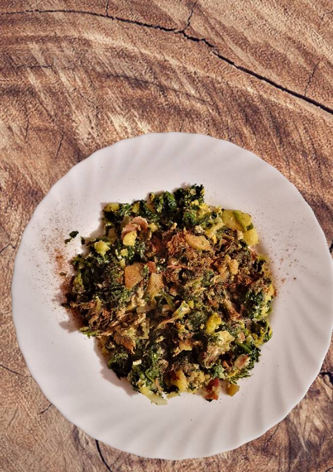 Revuelto de espinacas- manzana, jamón, huevo, dátil con canela Receta ...