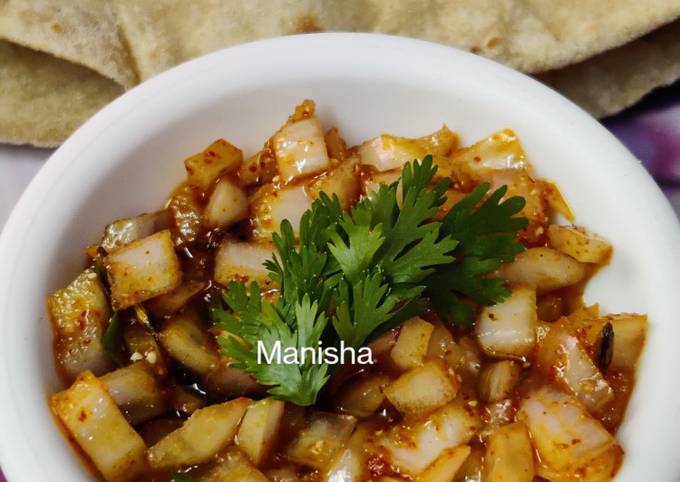 Sinhgad (Maharashtrian) Special Kanda Chutney Recipe by Manisha Malvi ...