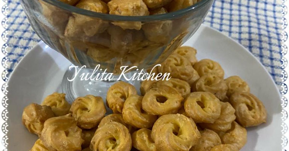 Resep Crispy Cheese Choux (Soes Kering Keju) oleh Yulita Kitchen - Cookpad