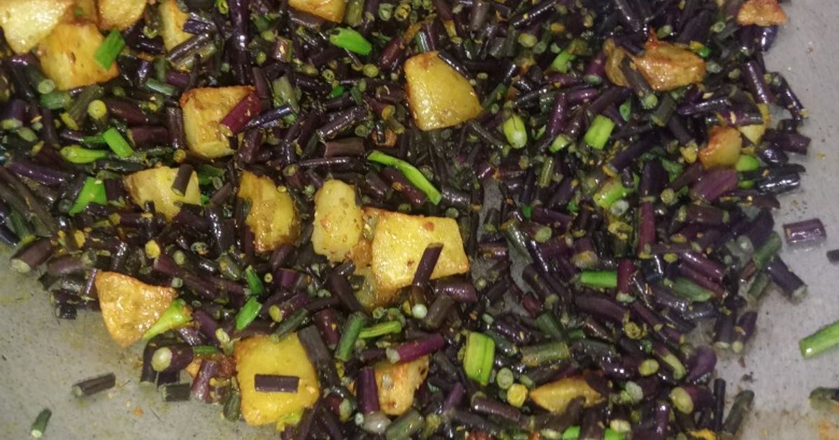 सेंगरी आलू (Sengari Aloo Recipe In Hindi) रेसिपी बनाने की विधि in Hindi ...
