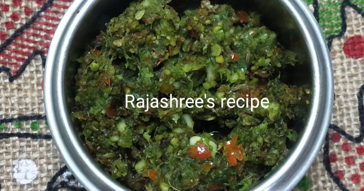 लसणाच्या पातीचा ठेचा. (Lasnachya Paticha Thecha Recipe In Marathi ...