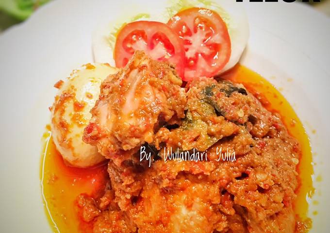 Resep Toppa Lada Ayam+Telur oleh Wulandari Yulia Puspita - Cookpad