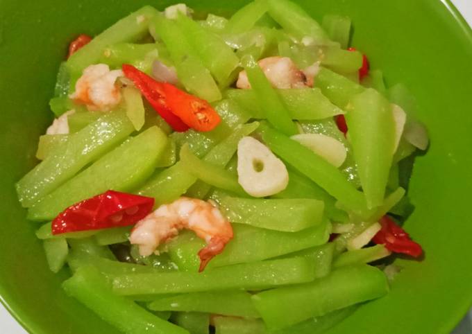 Resep Tumis labu siam udang oleh Niken Jogja - Cookpad