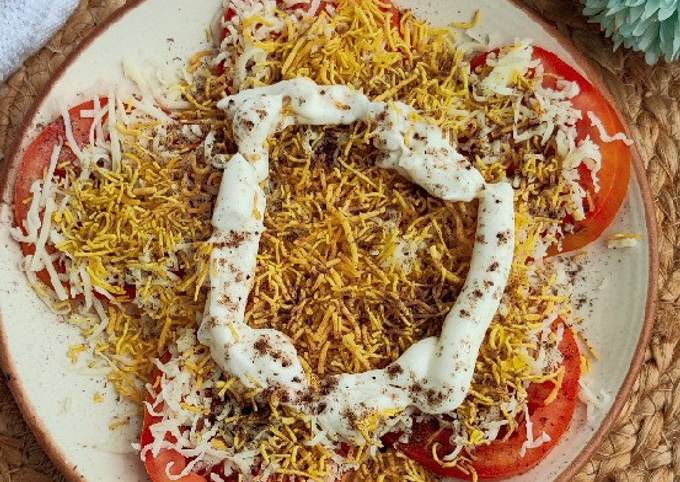 Tomato Slice Chaat Recipe by _pjs kitchen_ - Cookpad