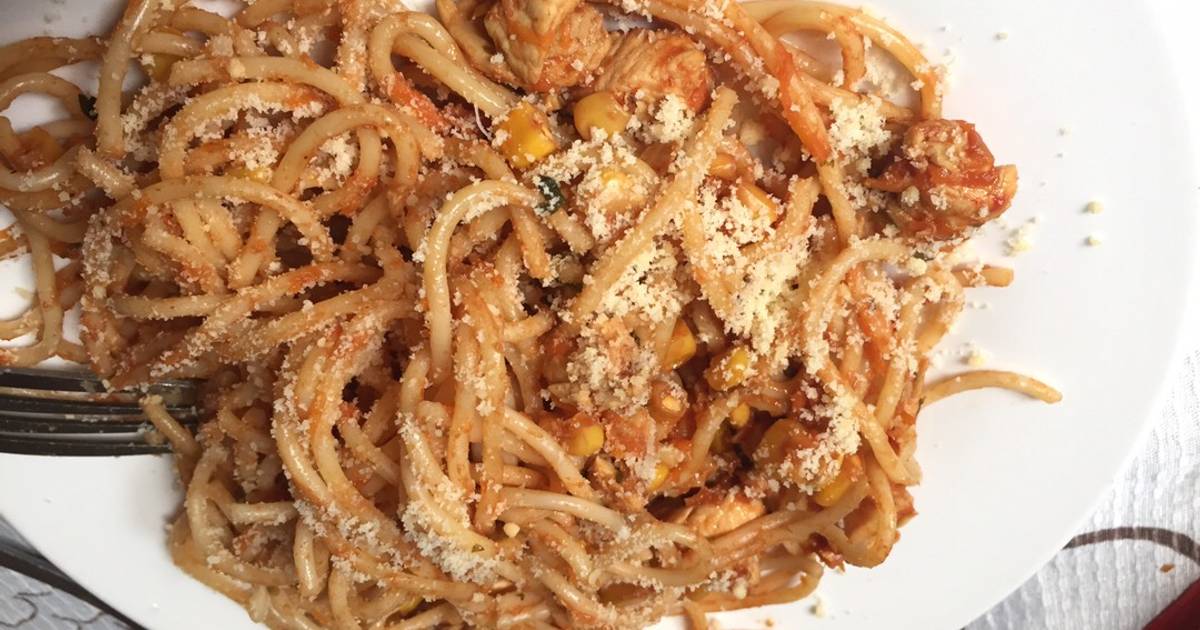 Spaghetti con salsa y pollo Receta de Bárbara guiñez - Cookpad